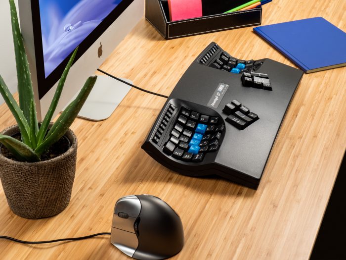 Left & Right Handed VerticalMouse 4 Vertical Mouse | Kinesis